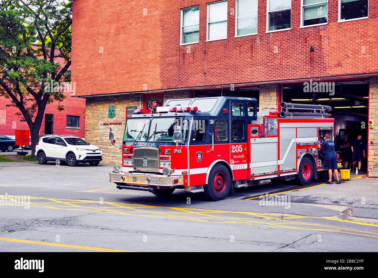 Canadian fire department -Fotos und -Bildmaterial in hoher Auflösung ...