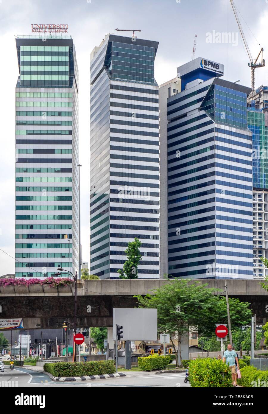 Drei Bürotürme University Kuala Lumpur DBKL Tower 3 und BPMB Tower in ...