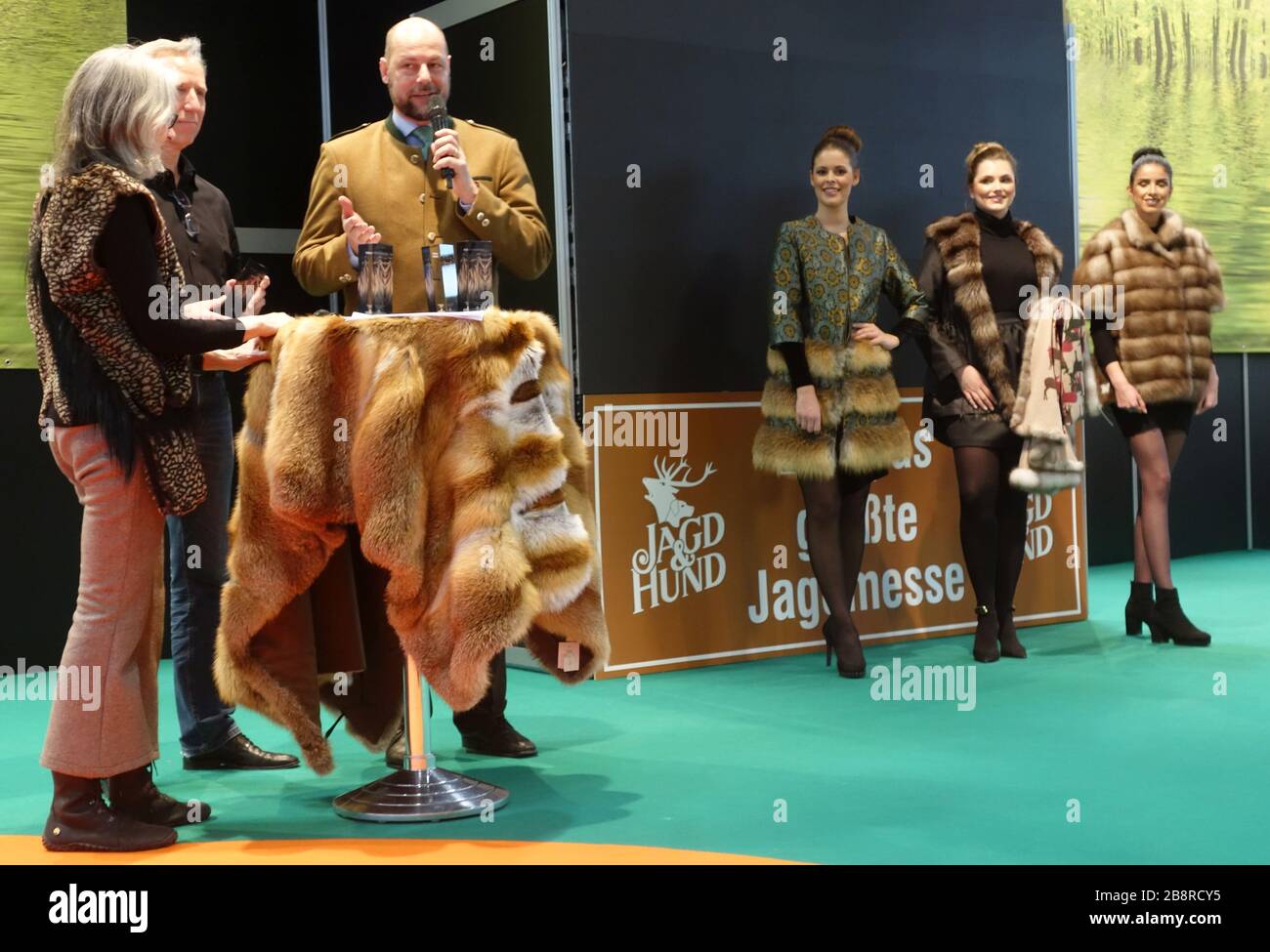 Chefredakteur heiko hornung wild und hund die siegerteile von links ...