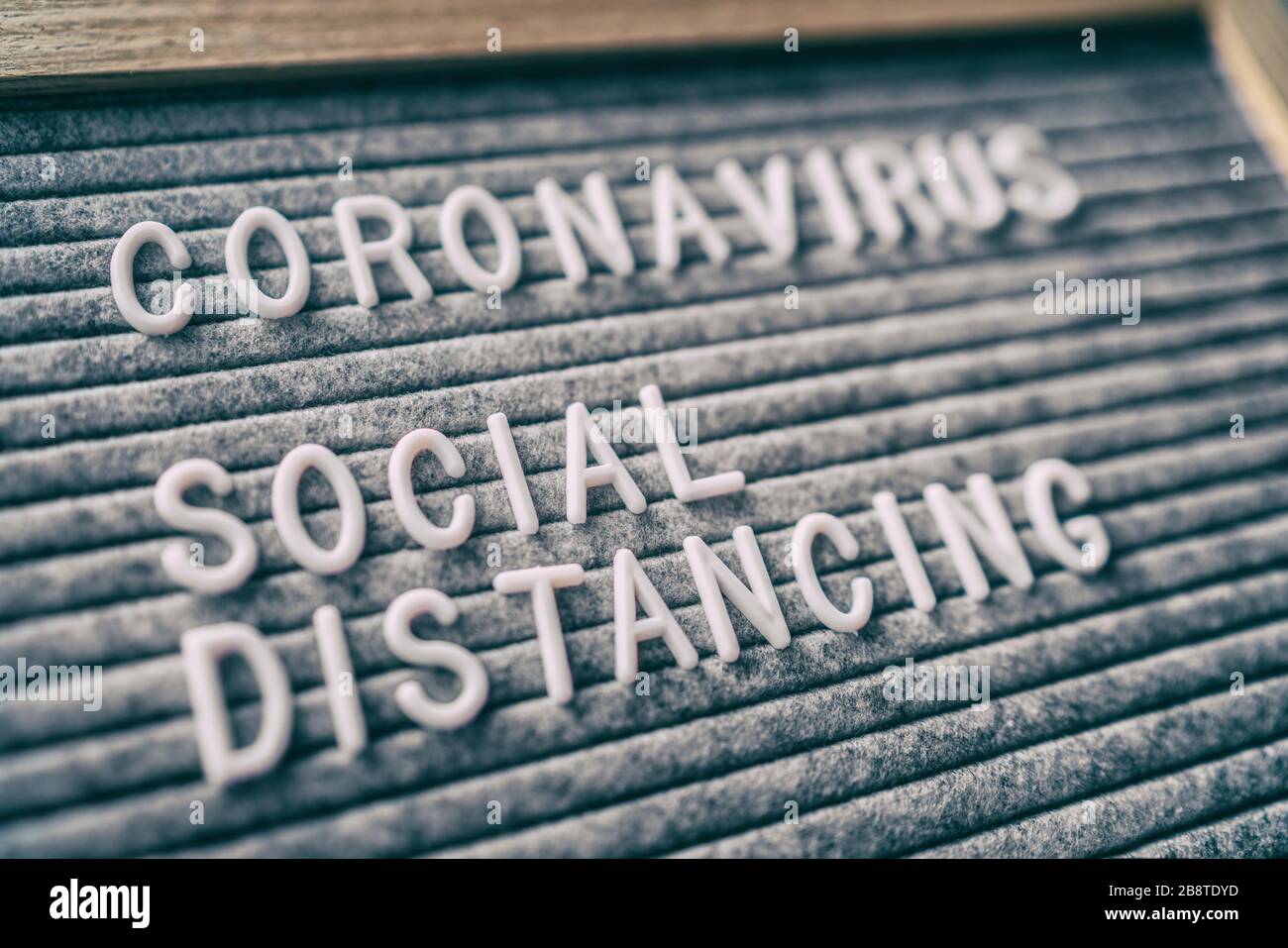 Social distance board -Fotos und -Bildmaterial in hoher Auflösung – Alamy