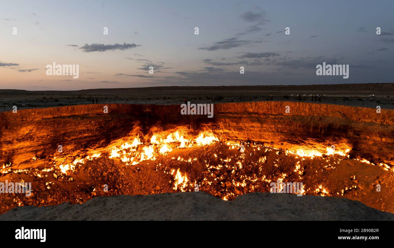 Krater von derweze -Fotos und -Bildmaterial in hoher Auflösung – Alamy