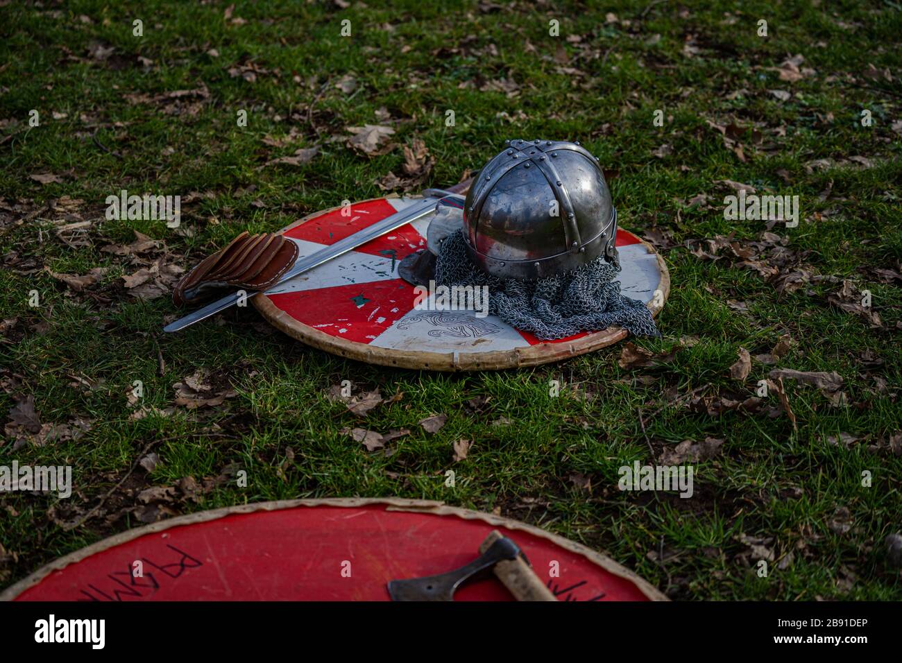 Dunkle ritter -Fotos und -Bildmaterial in hoher Auflösung – Alamy