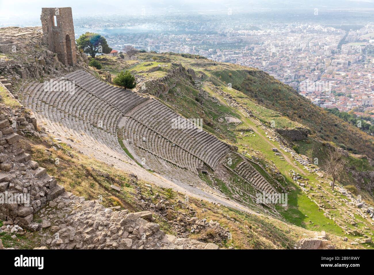 Roman amphitheatre pergamon turkey -Fotos und -Bildmaterial in hoher ...