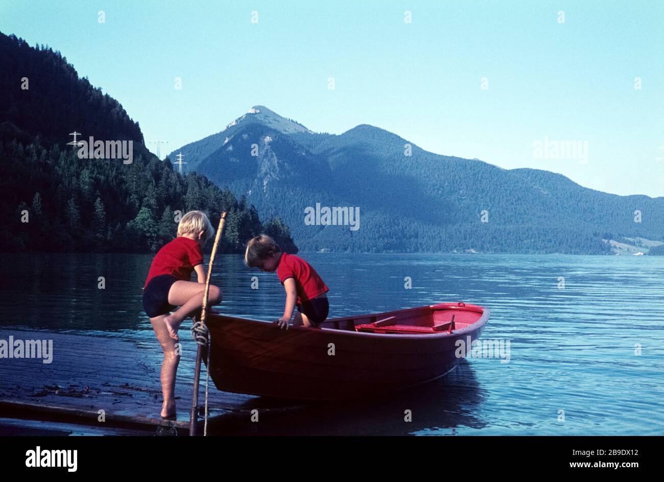 Rudern am walchensee -Fotos und -Bildmaterial in hoher Auflösung – Alamy
