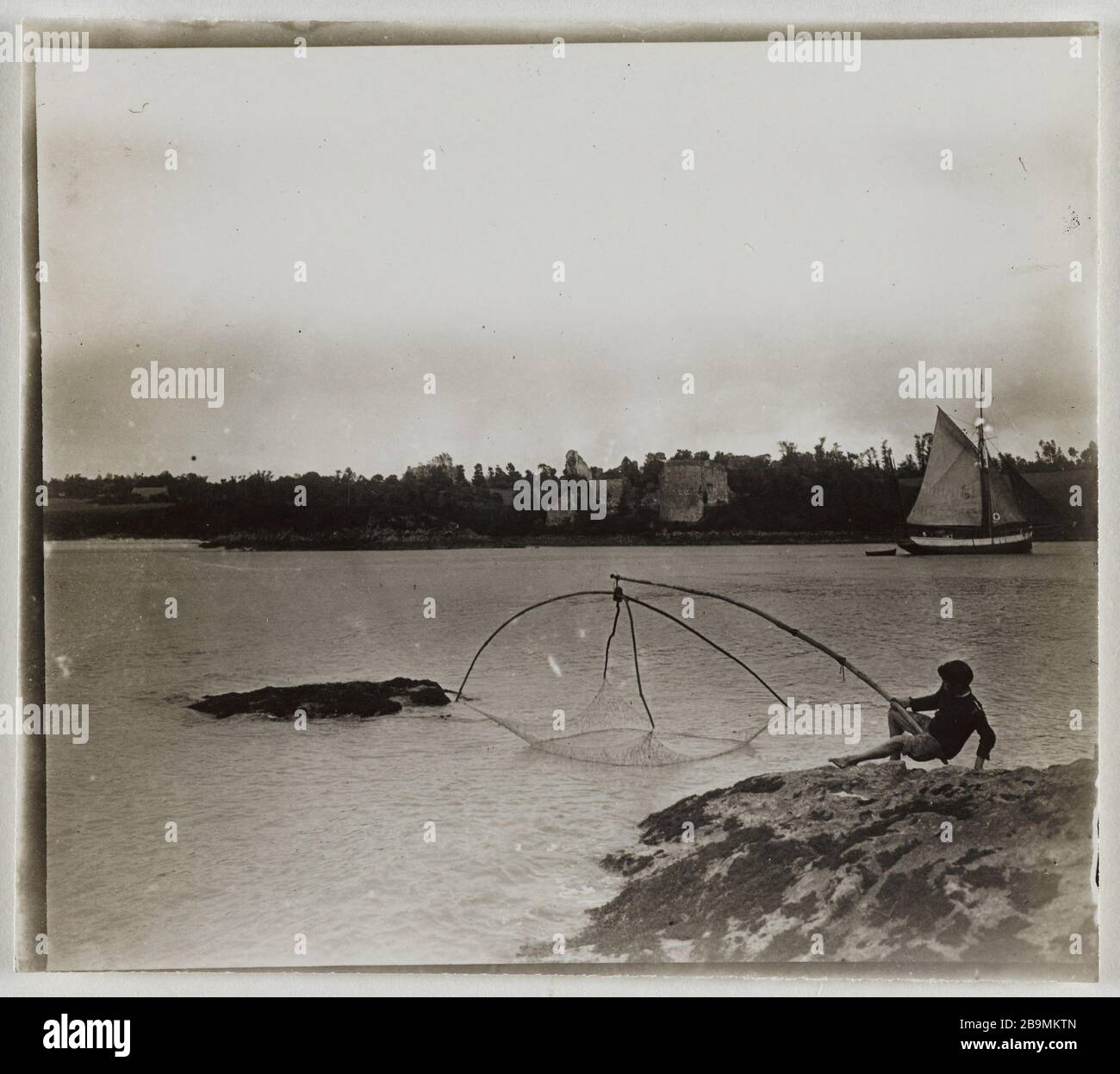 Arthur Guéniot. Junger Mann, der 'Jeune homme pêchant' fischt. Tirage ...