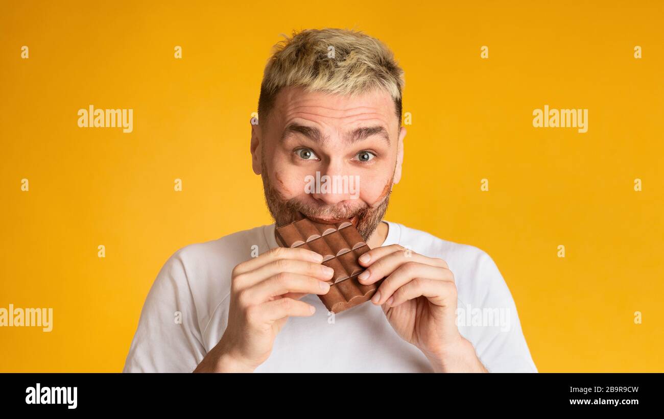 Mund mit essen verschmiert -Fotos und -Bildmaterial in hoher Auflösung ...