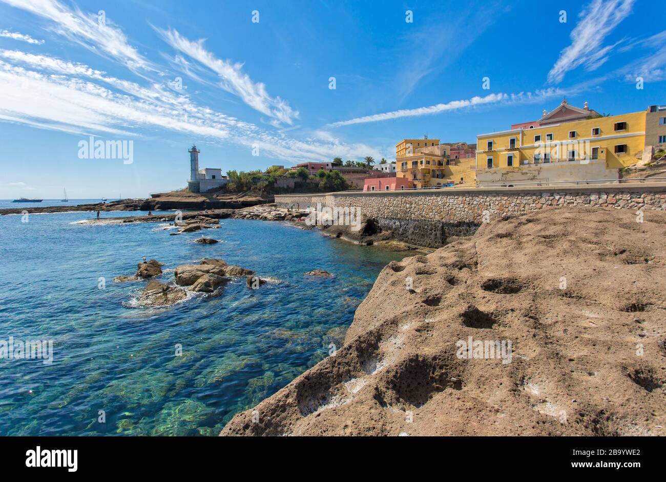 Ventotene insel italien -Fotos und -Bildmaterial in hoher Auflösung – Alamy