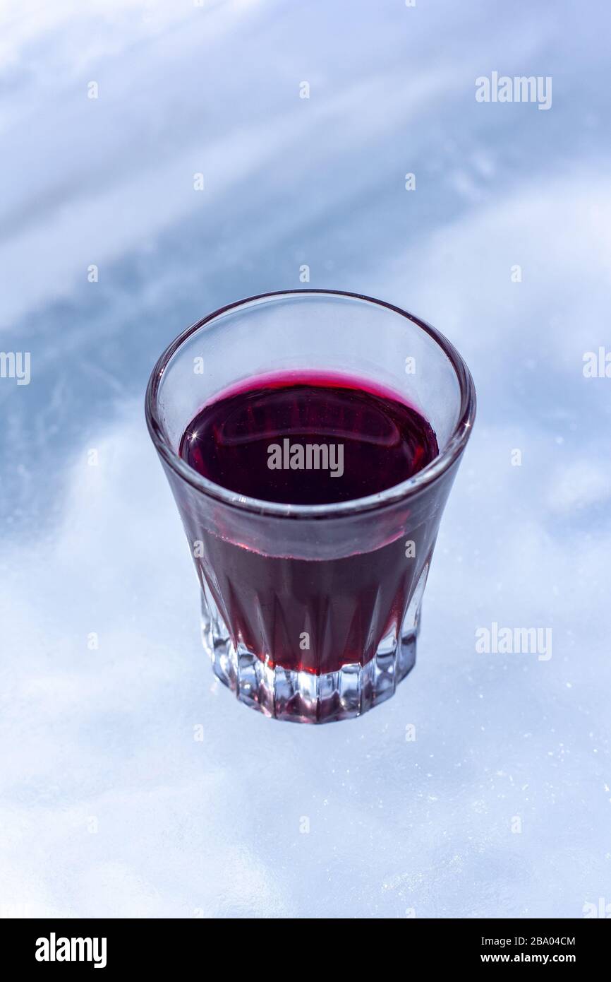 Alkoholische tinktur -Fotos und -Bildmaterial in hoher Auflösung – Alamy