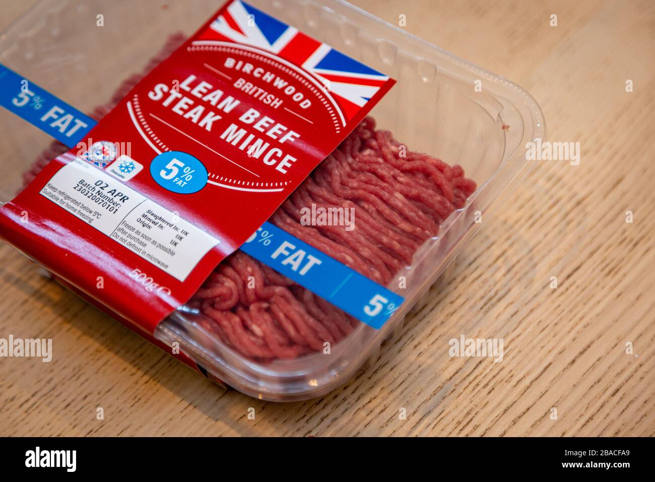 Fleisch im supermarkt verpackt -Fotos und -Bildmaterial in hoher ...