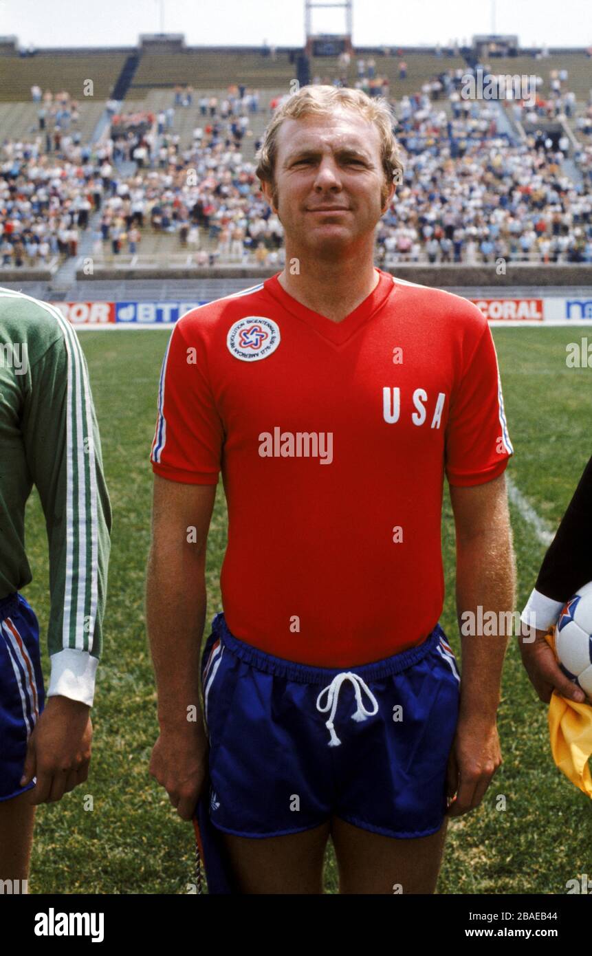 Bobby moore captain -Fotos und -Bildmaterial in hoher Auflösung – Alamy