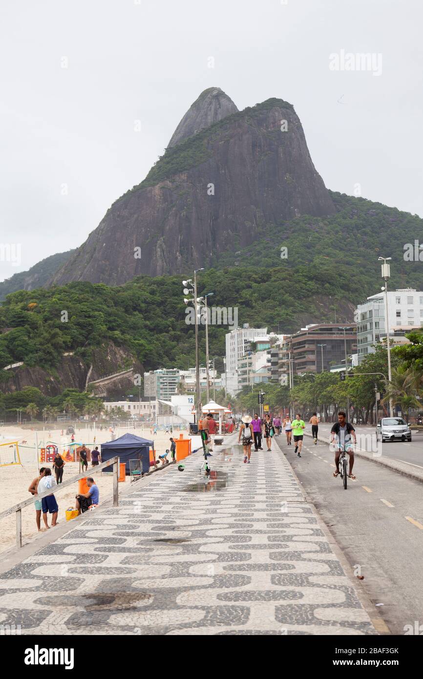 Strandpromenade in rio de janeiro -Fotos und -Bildmaterial in hoher ...