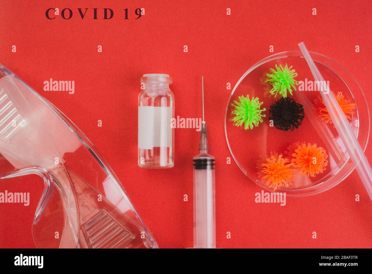 Medizinische Ampullen, Serum, Spritze und Laborgläser. Impfung ...