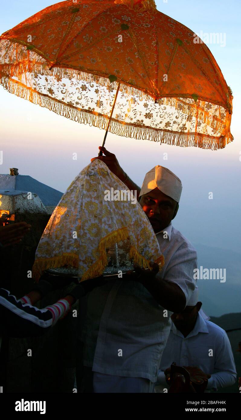 Heilige riten -Fotos und -Bildmaterial in hoher Auflösung – Alamy