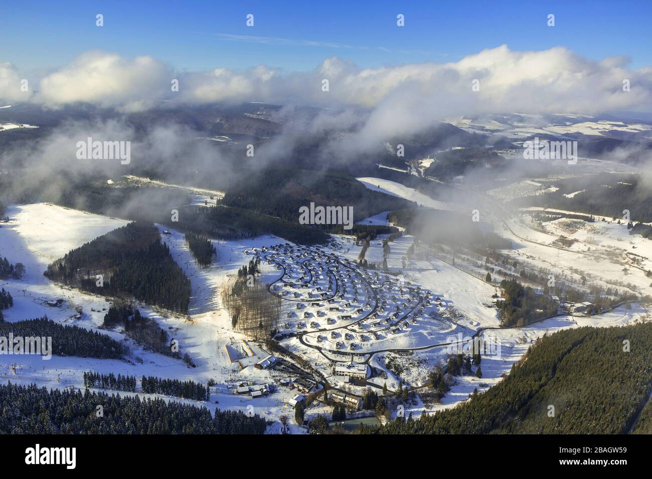 Luftaufnahme von winterberg sauerland -Fotos und -Bildmaterial in hoher ...
