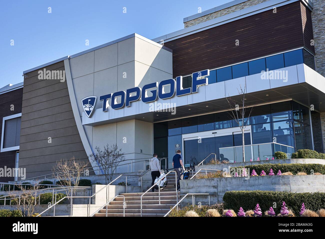 Topgolf driving range -Fotos und -Bildmaterial in hoher Auflösung – Alamy