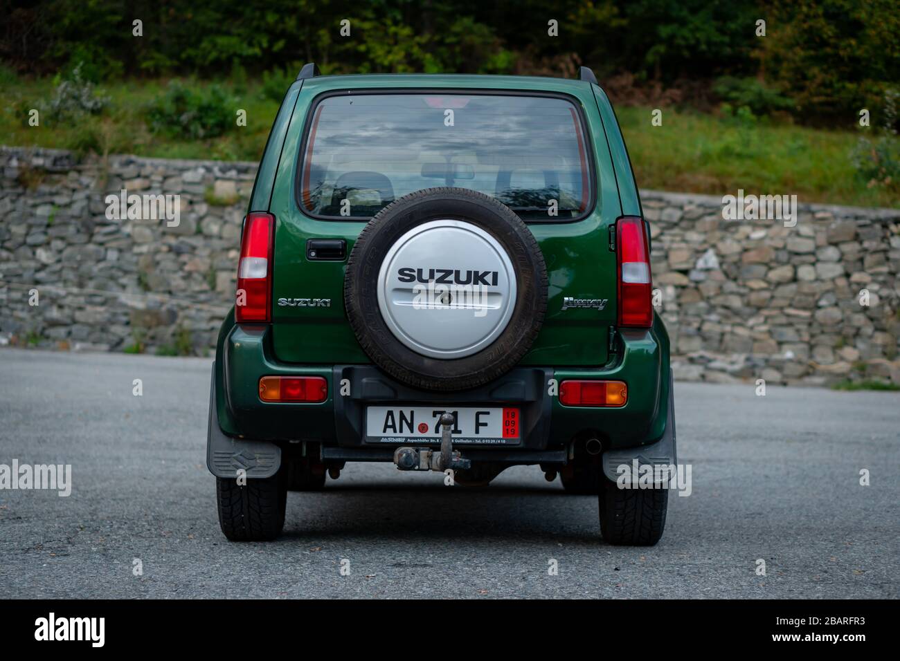 Kleines allradfahrzeug -Fotos und -Bildmaterial in hoher Auflösung – Alamy