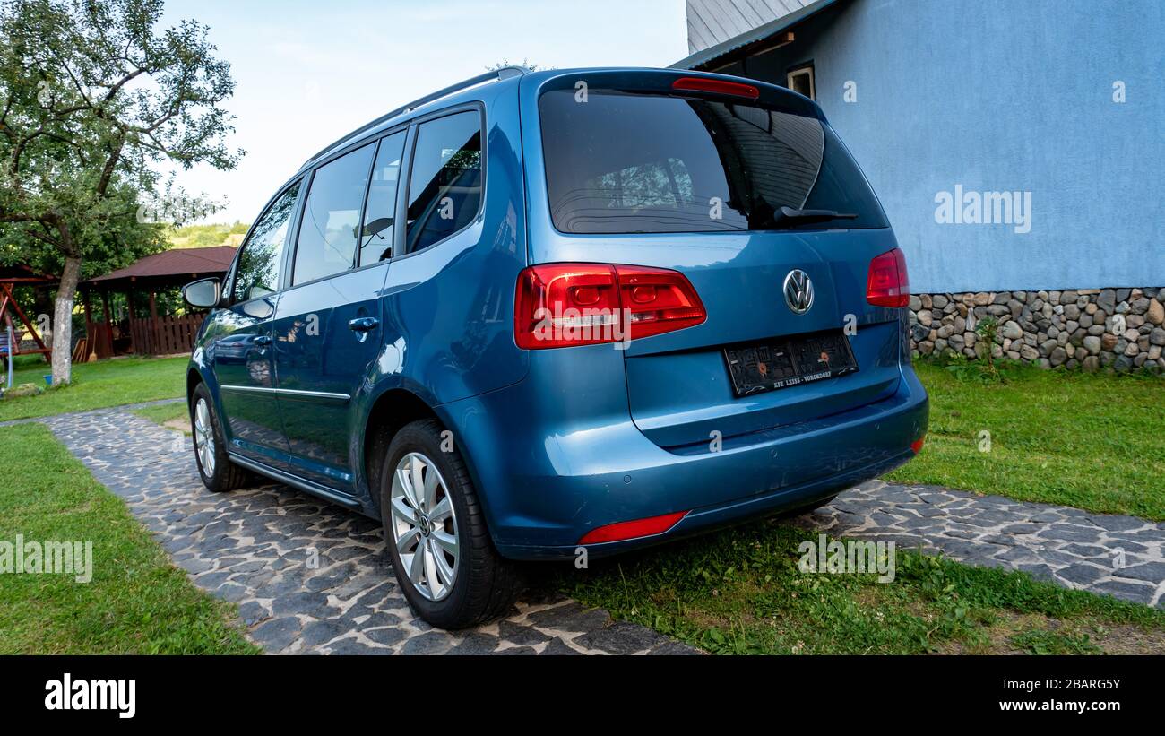 Vw volkswagen touran -Fotos und -Bildmaterial in hoher Auflösung – Alamy