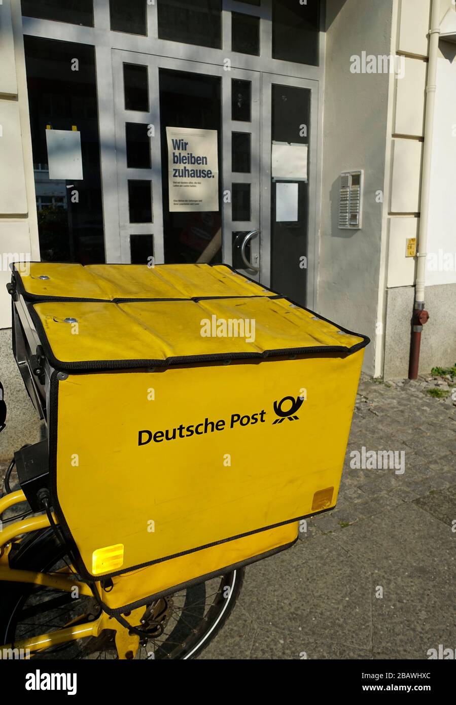 Deutsche post bike -Fotos und -Bildmaterial in hoher Auflösung – Alamy