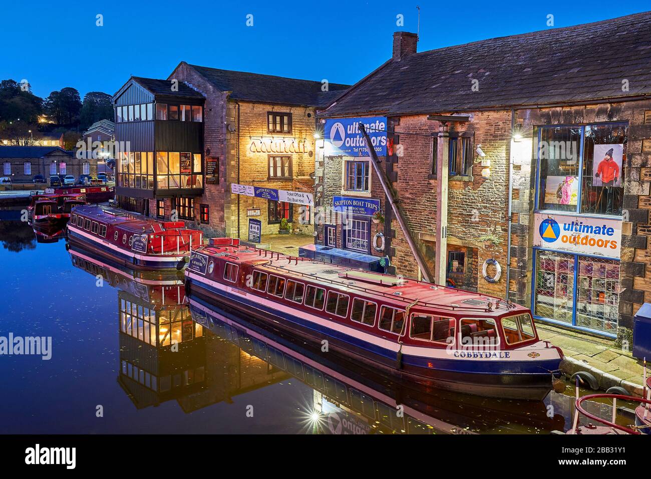 Skipton leeds liverpool channel -Fotos und -Bildmaterial in hoher ...