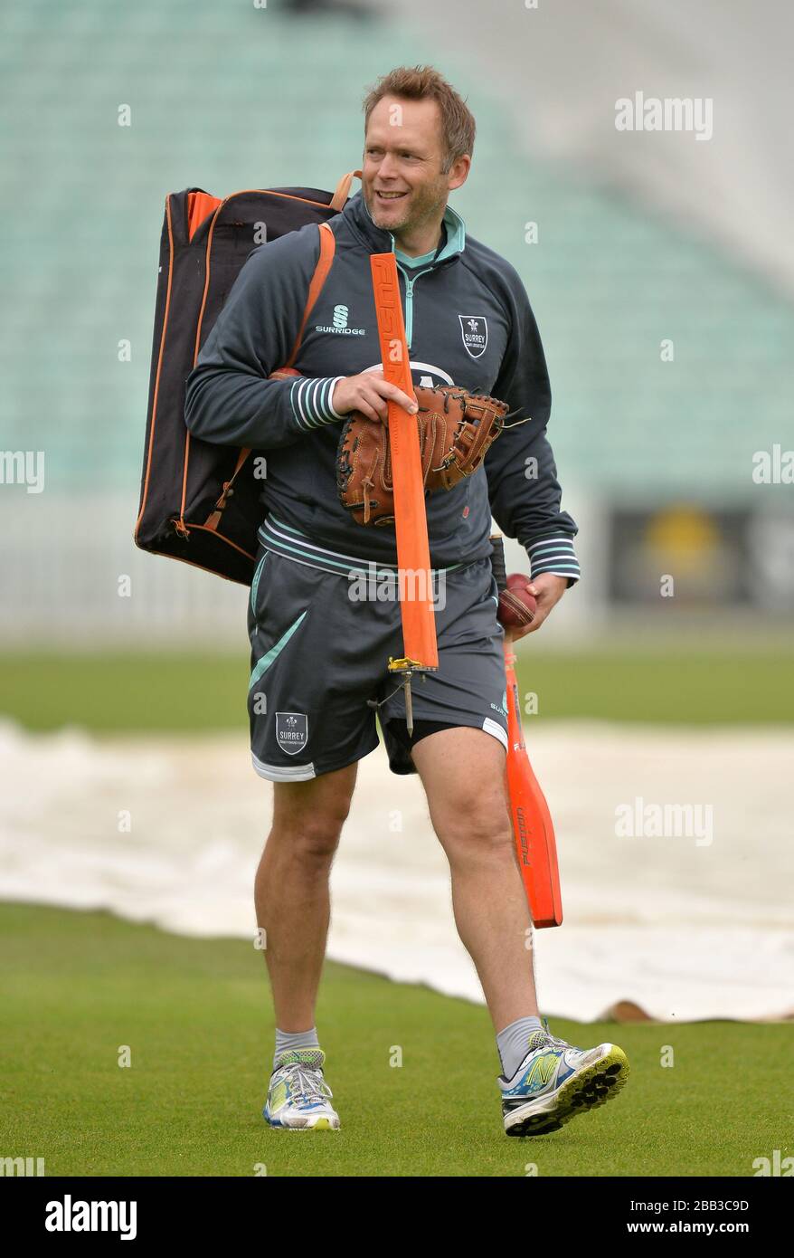 Surrey bowling coach stuart barnes -Fotos und -Bildmaterial in hoher ...