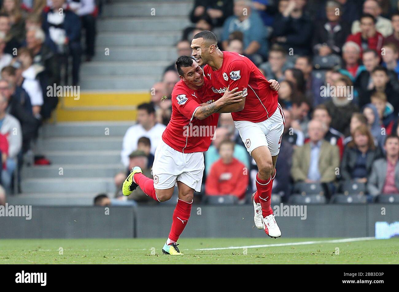 Steven Caulker (rechts) von Cardiff City feiert mit Teamkollege Gary ...