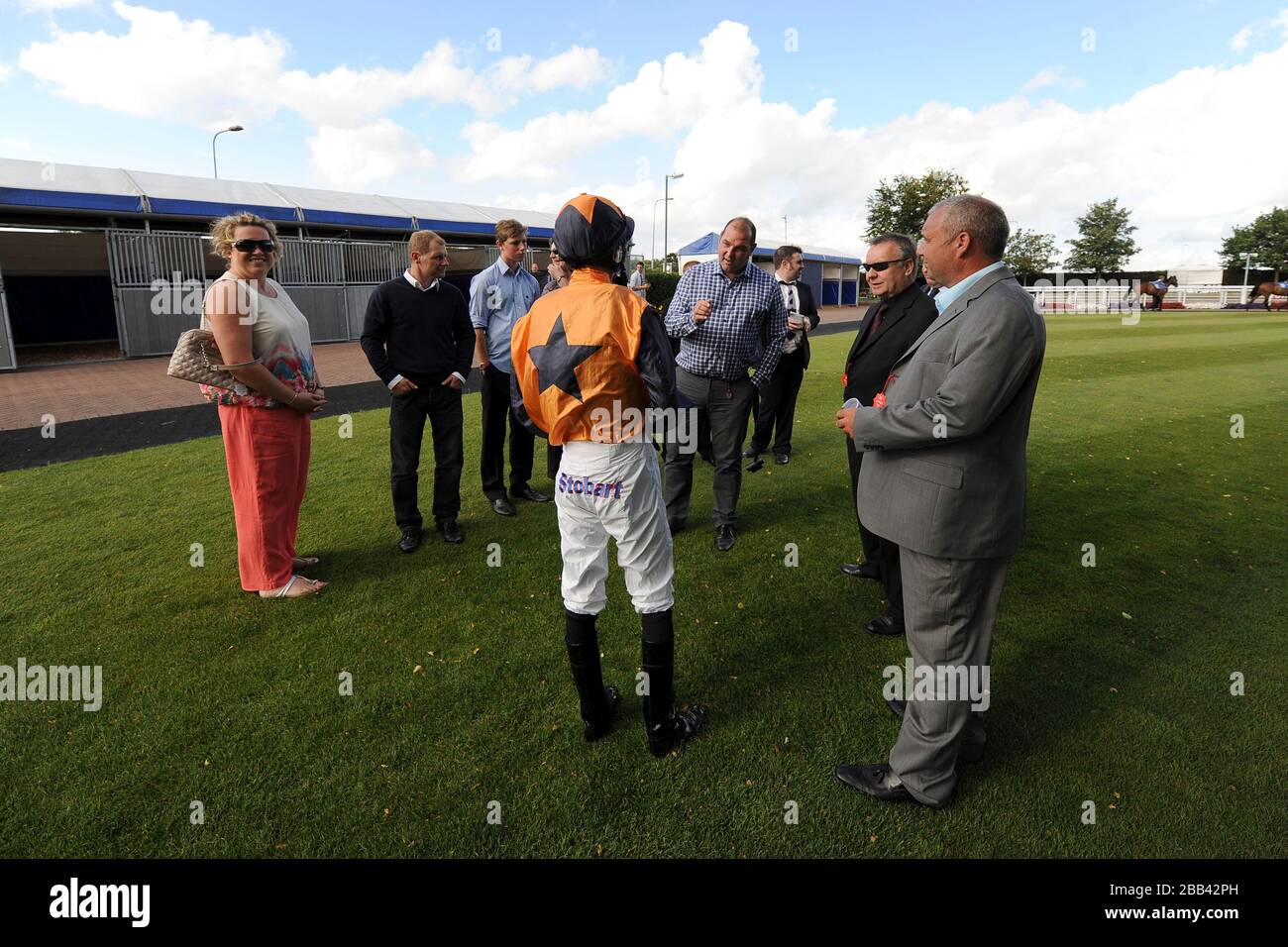 Trainer roger teal -Fotos und -Bildmaterial in hoher Auflösung – Alamy