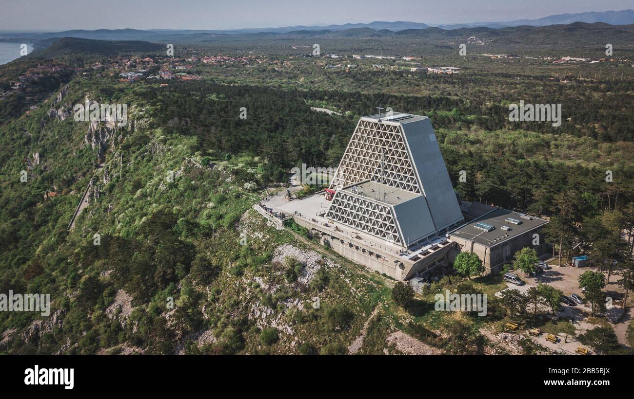 Tempel von monte grisa -Fotos und -Bildmaterial in hoher Auflösung – Alamy
