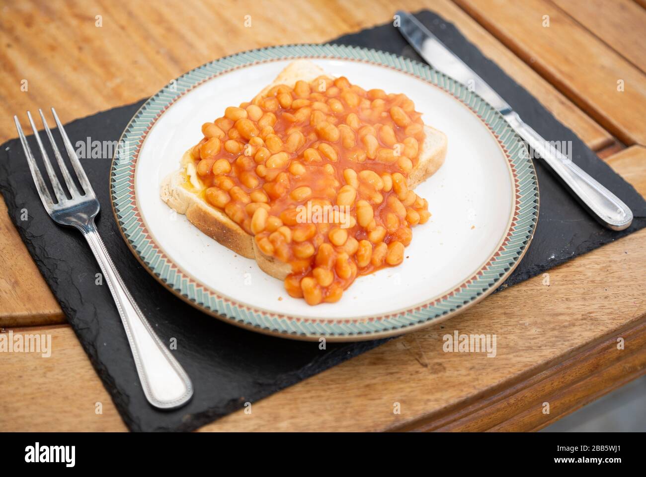 Baked beans on toast -Fotos und -Bildmaterial in hoher Auflösung – Alamy