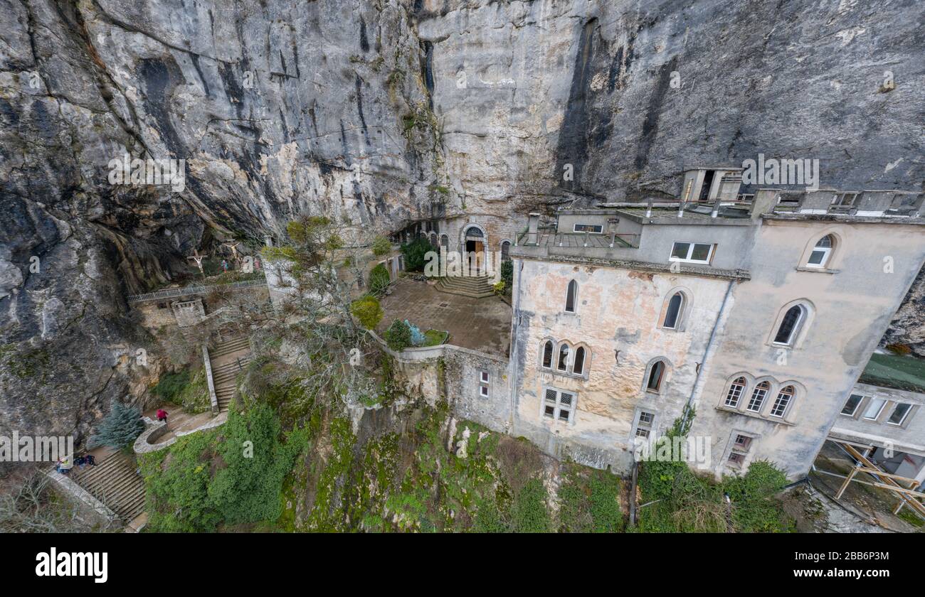 Luftbild der Grotte von Maria Magdalena in Frankreich, Plan D'Aups, das massiv St.Baum, heiliger ...