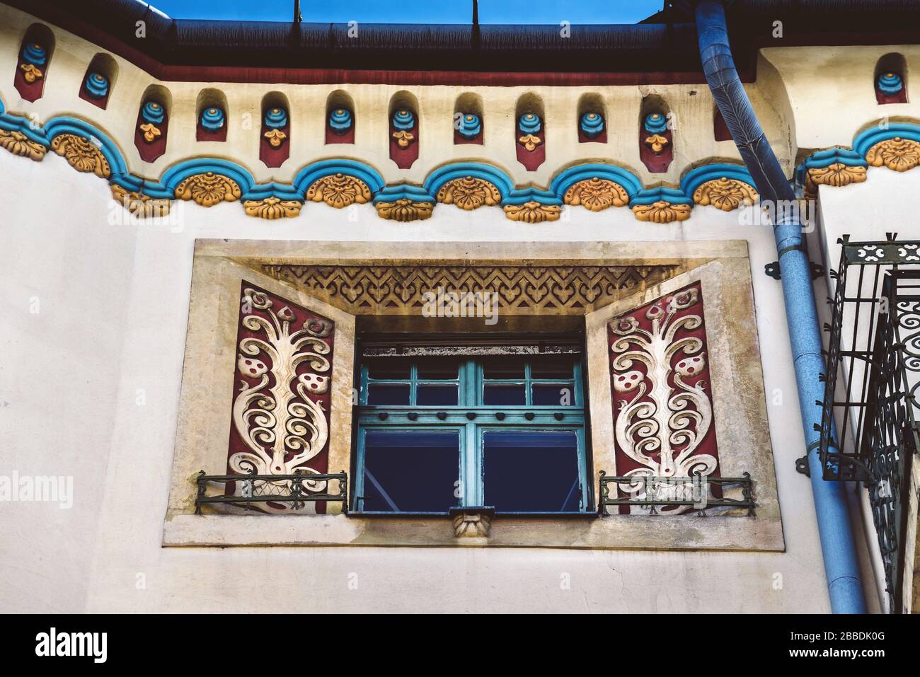 Jugendstil fenster -Fotos und -Bildmaterial in hoher Auflösung – Alamy