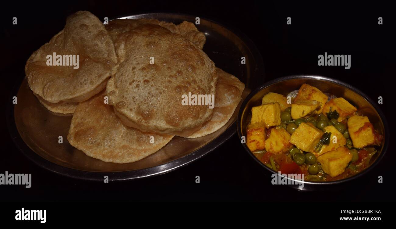 Matar paneer mit poori -Fotos und -Bildmaterial in hoher Auflösung – Alamy