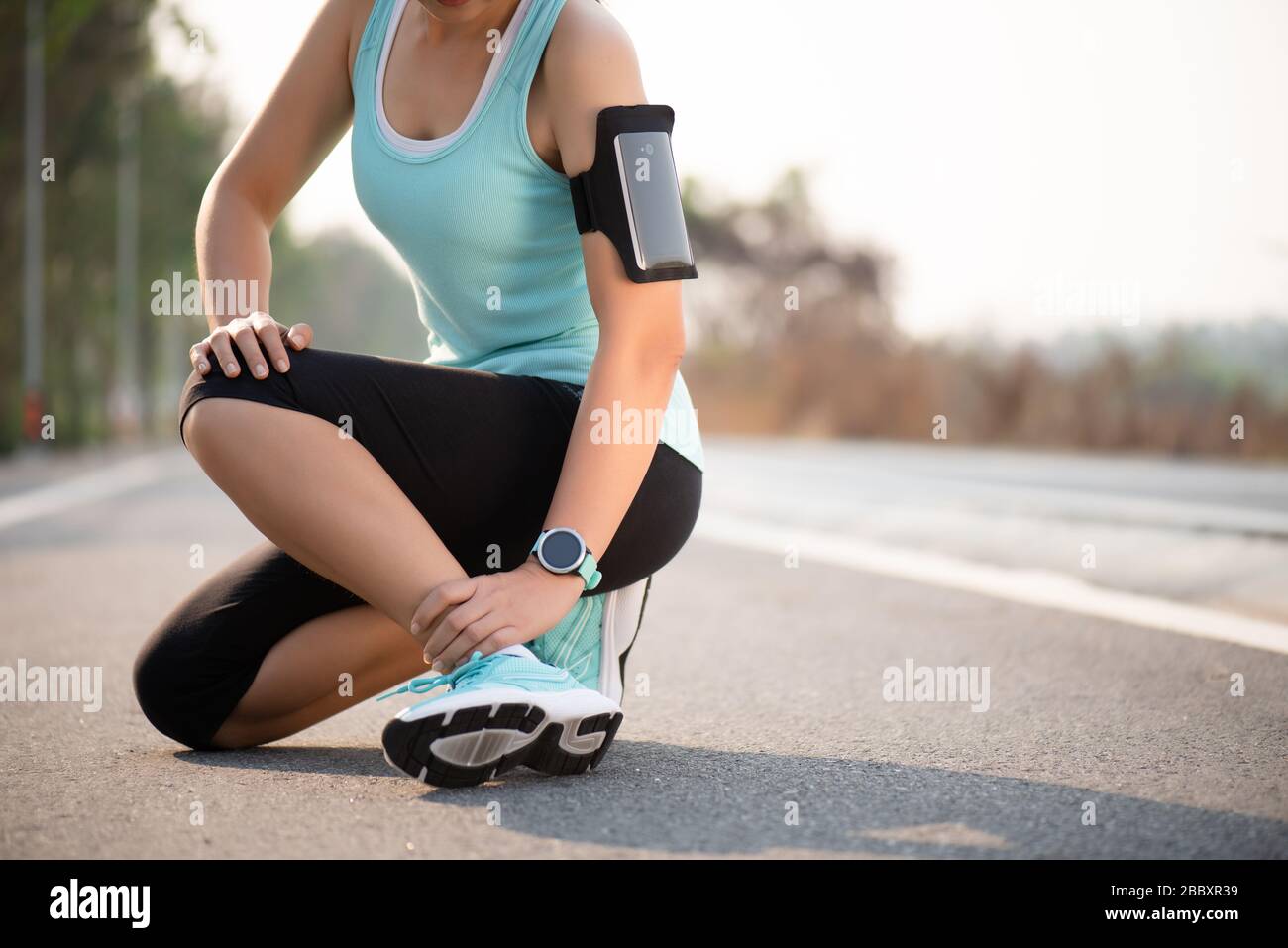 Verstaucht und geschwollen -Fotos und -Bildmaterial in hoher Auflösung ...