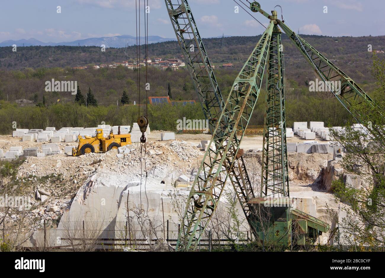 Steinbruch kran -Fotos und -Bildmaterial in hoher Auflösung – Alamy