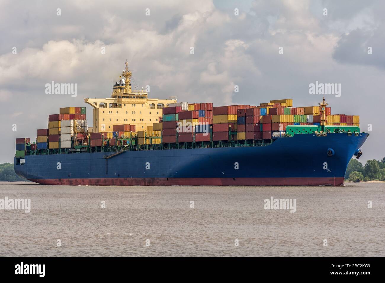 Busy container port -Fotos und -Bildmaterial in hoher Auflösung – Alamy