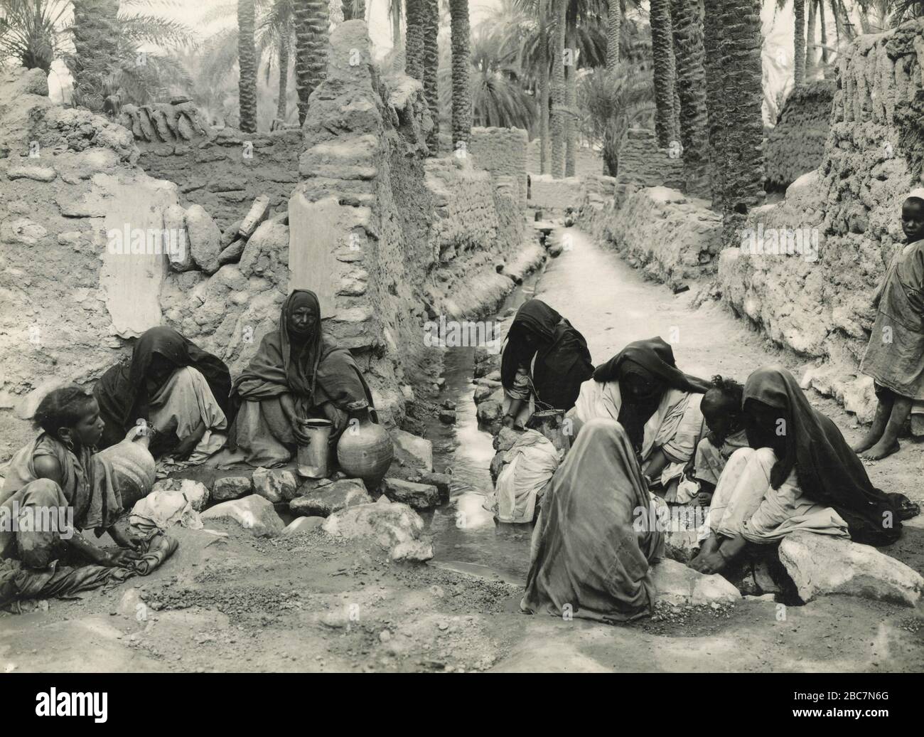 Drawing water -Fotos und -Bildmaterial in hoher Auflösung – Alamy