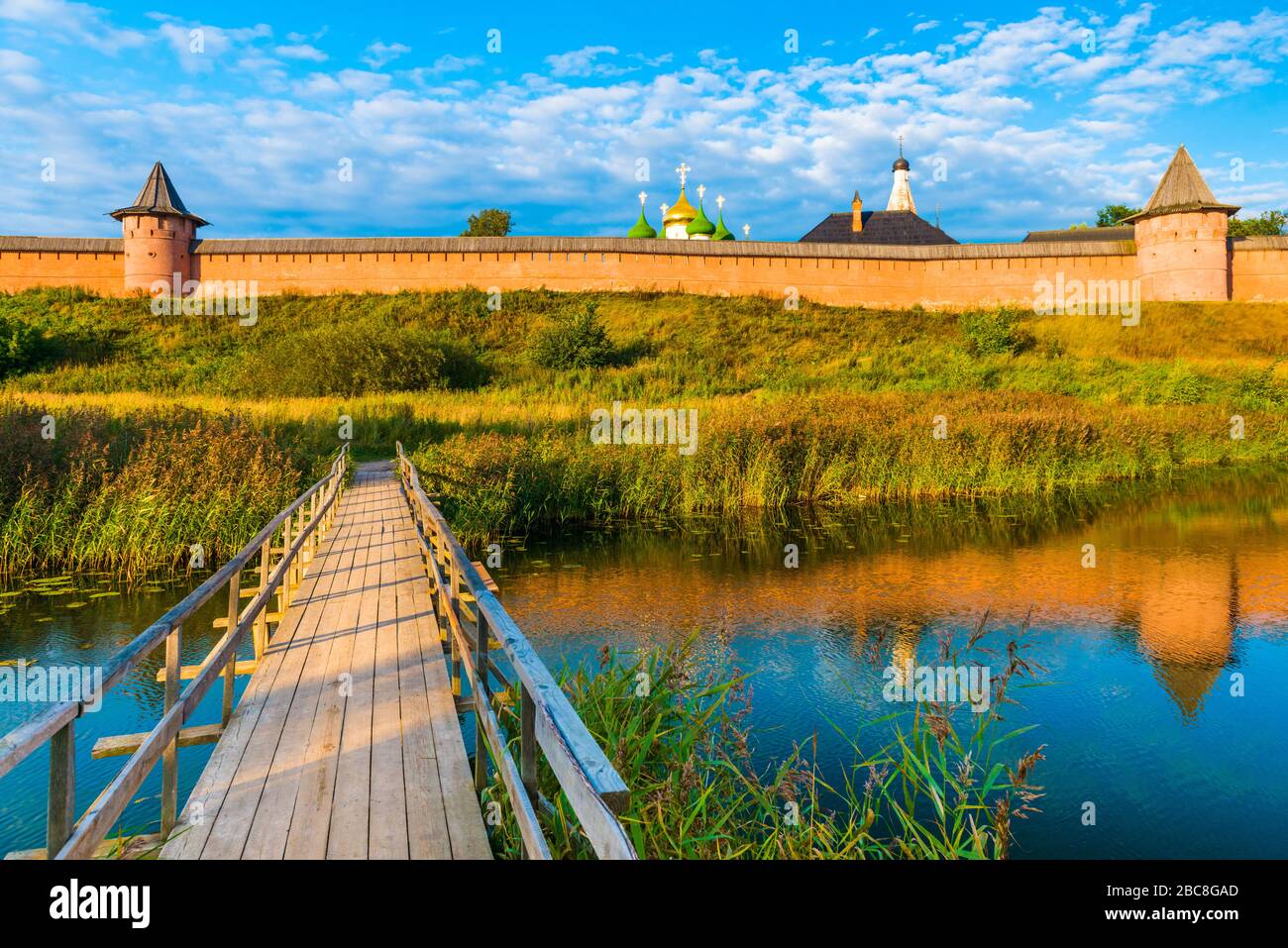 Das Stadtbild von Suzdal, einer berühmten Stadt im Goldenen Ring ...