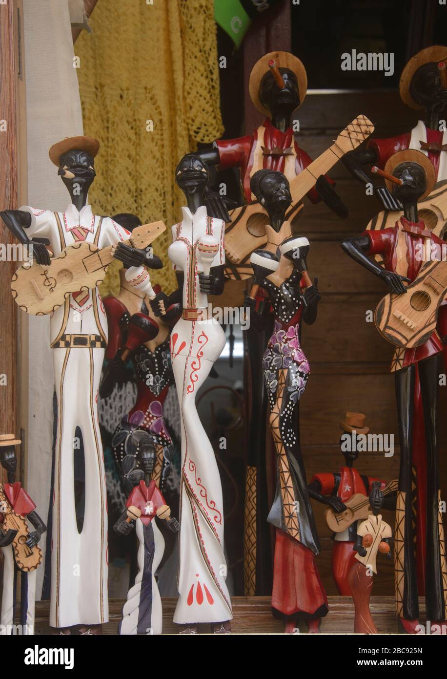 Cuban souvenir dolls cuba -Fotos und -Bildmaterial in hoher Auflösung ...