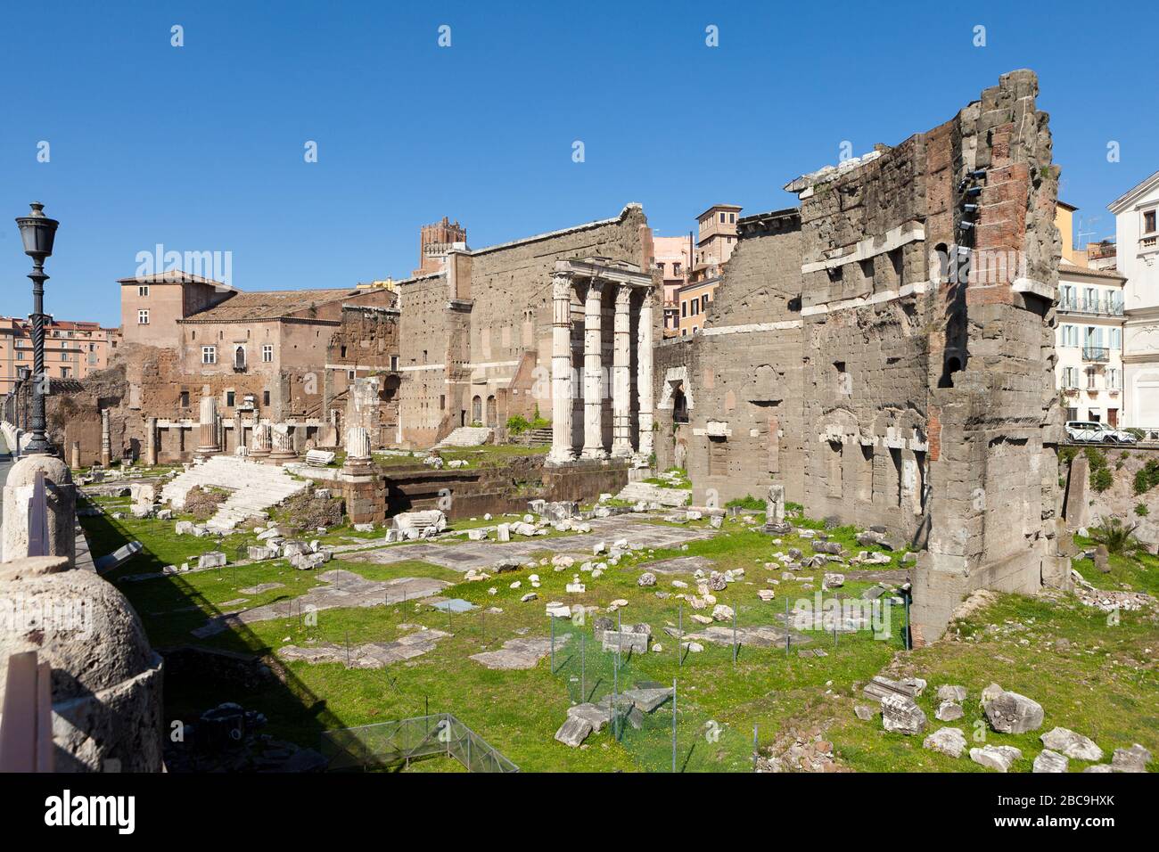 Das Forum des Augustus (Foro di Augusto) und der Tempel des Mars Ultor ...