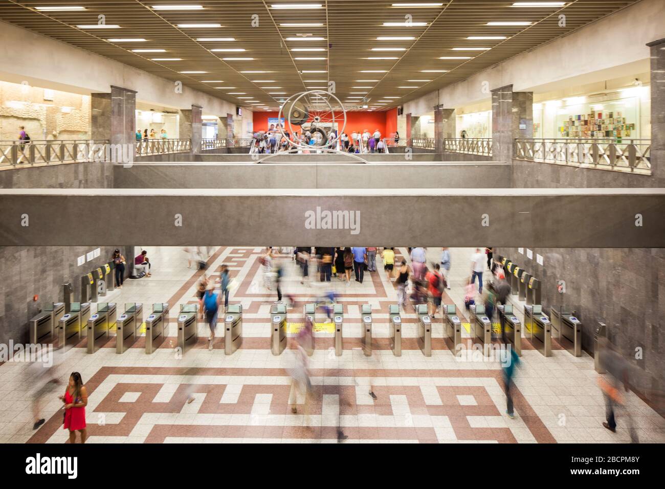 Syntagma station metro station -Fotos und -Bildmaterial in hoher ...