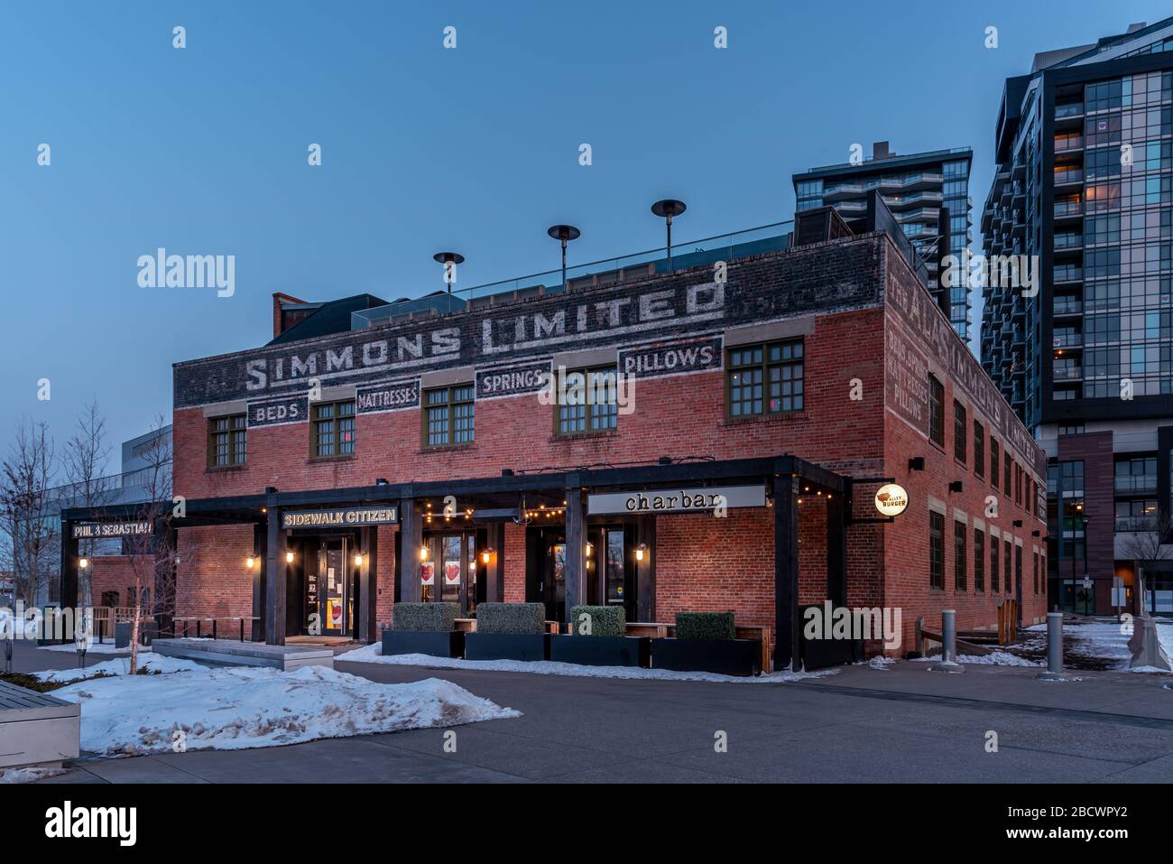 Calgary skyline in alberta nacht Stockfotos und -bilder Kaufen - Alamy