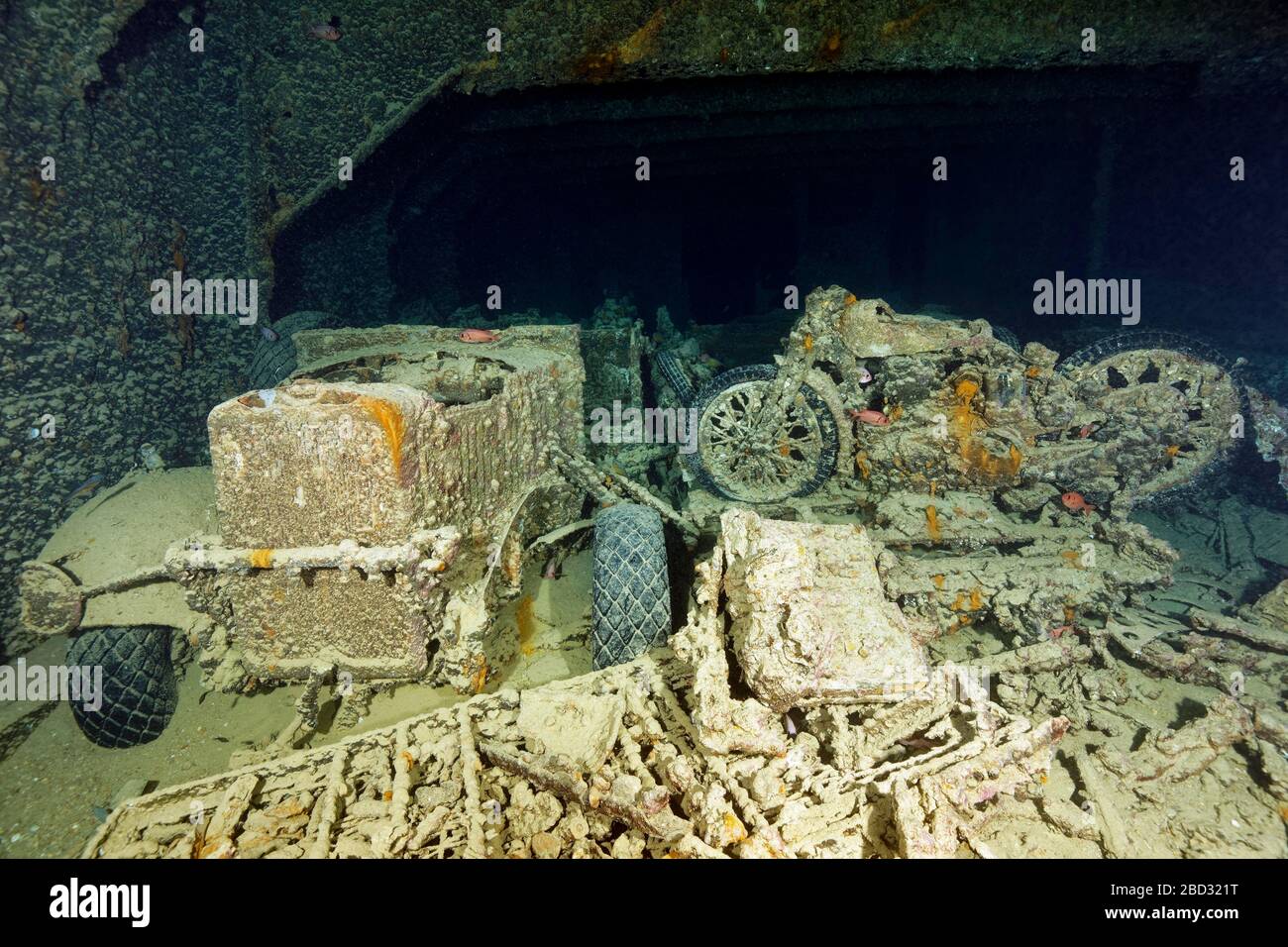 Thistlegorm truck unter wasser -Fotos und -Bildmaterial in hoher ...