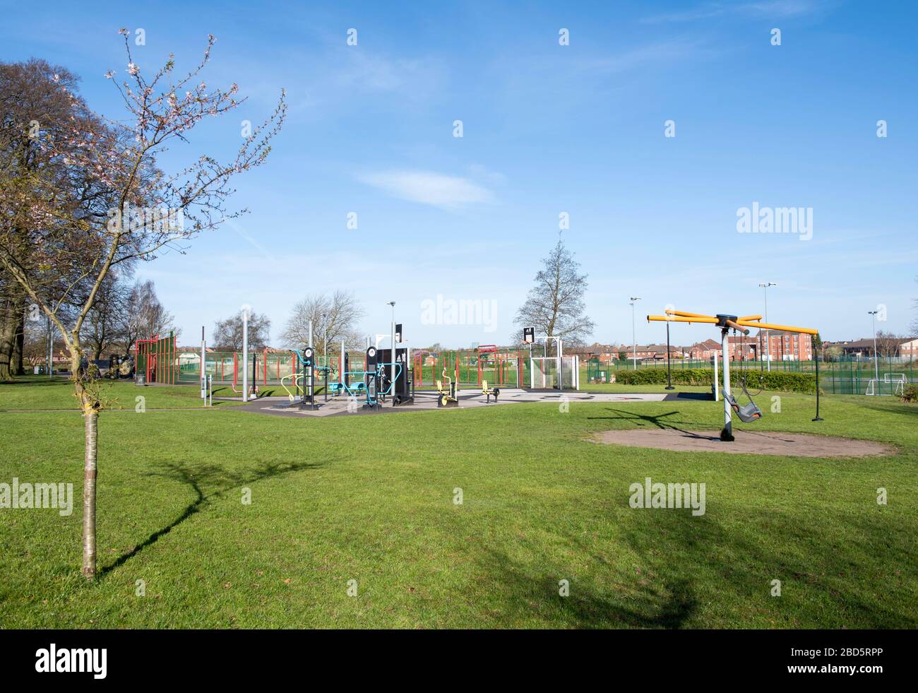 Spielplatz am Sutton Lawn, während der Covid-19-Sperre, April 2020 ...