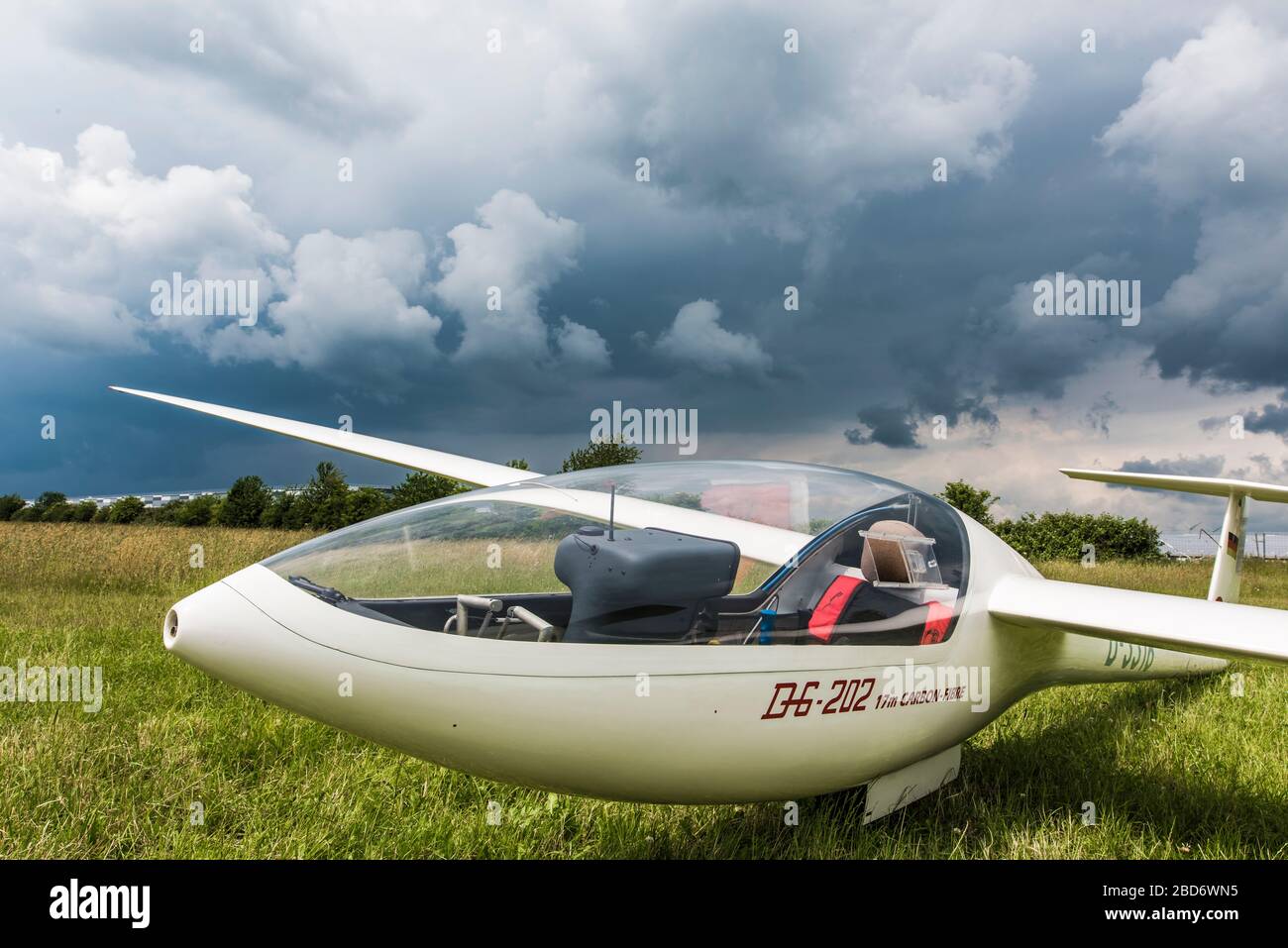 Segelflugzeug cockpit segelflugzeug -Fotos und -Bildmaterial in hoher ...