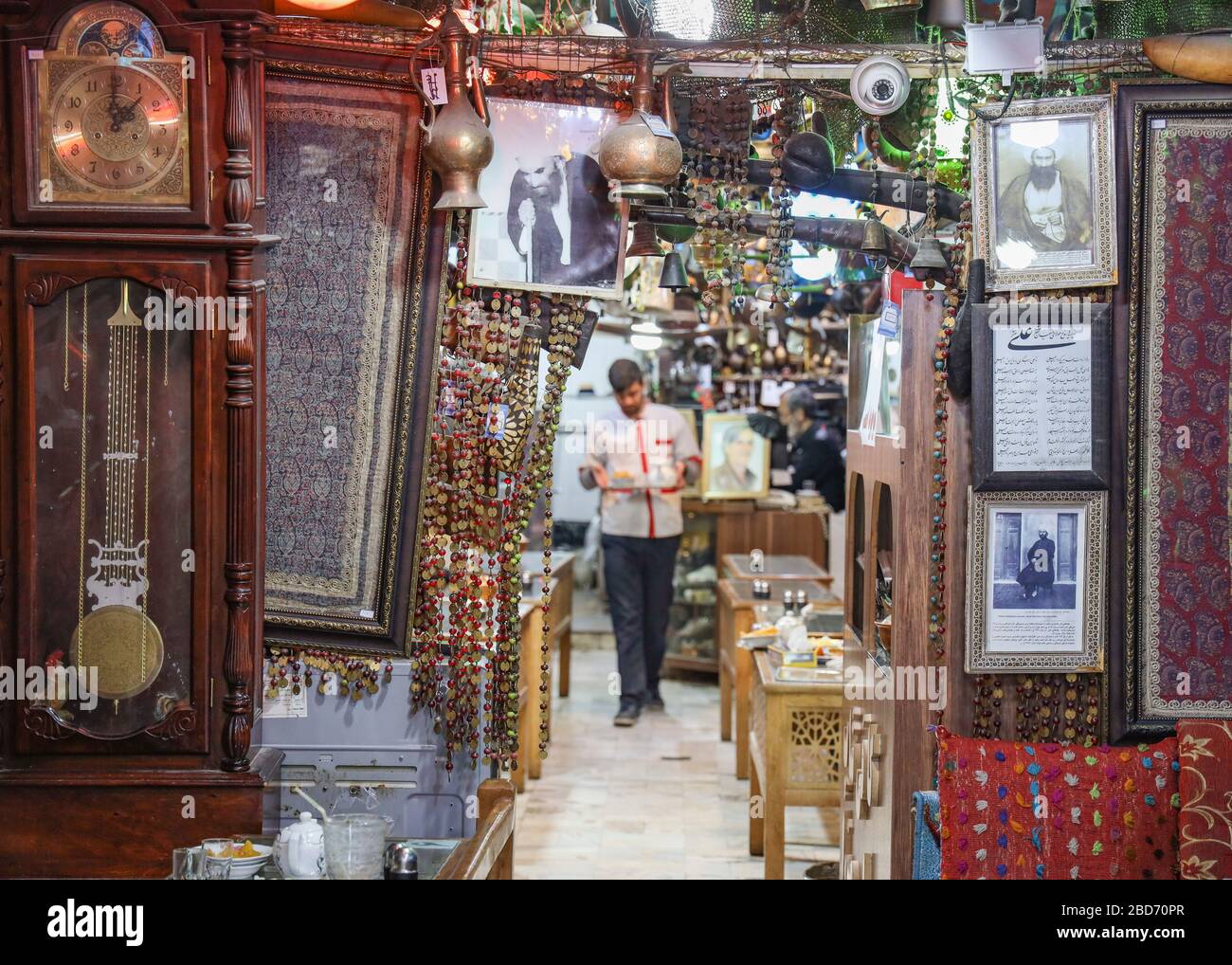 Antiker esfahan teppich -Fotos und -Bildmaterial in hoher Auflösung – Alamy