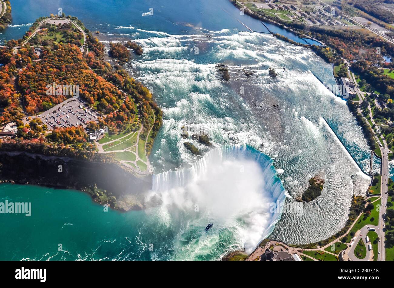 Niagara-Wasserfall von oben, Luftansicht des Niagara-Wasserfalls ...