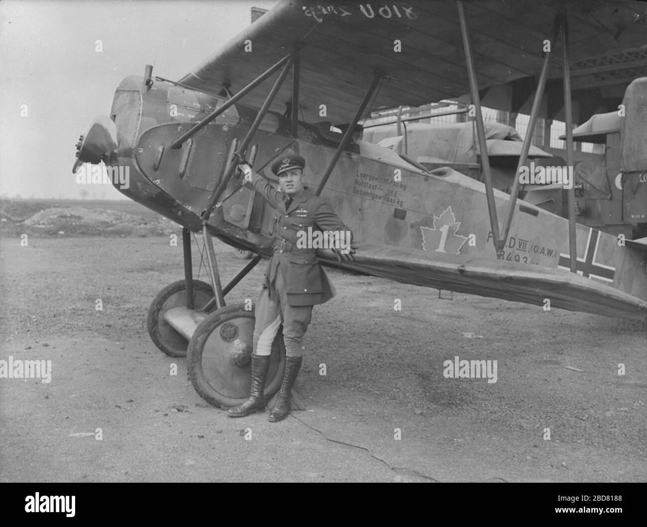 "Englisch: Major Andrew Edward McKeever, Commanding Officer, Nr. 1 ...