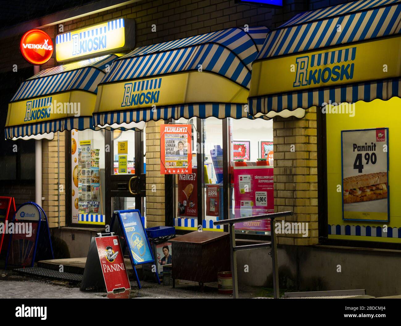R kiosk -Fotos und -Bildmaterial in hoher Auflösung – Alamy