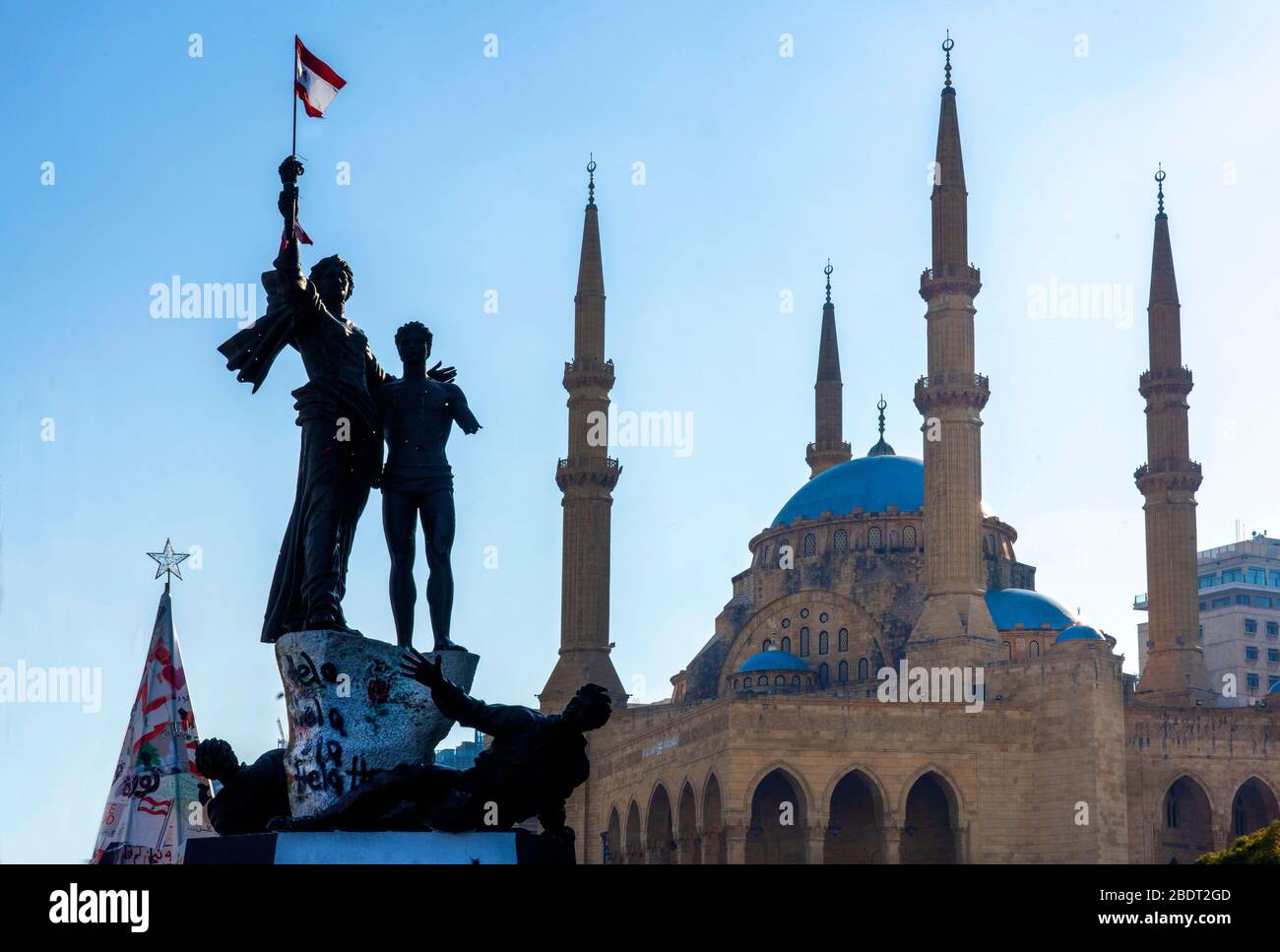 Beirut lebanon martyrs square statue -Fotos und -Bildmaterial in hoher ...