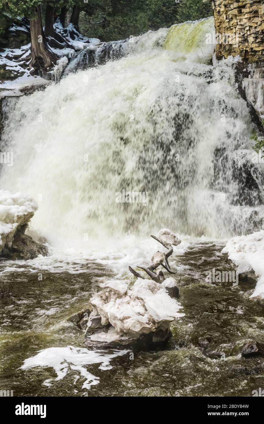 Bruce Peninsula National Park The Grotto & Indian Head Cove Fathon Five ...