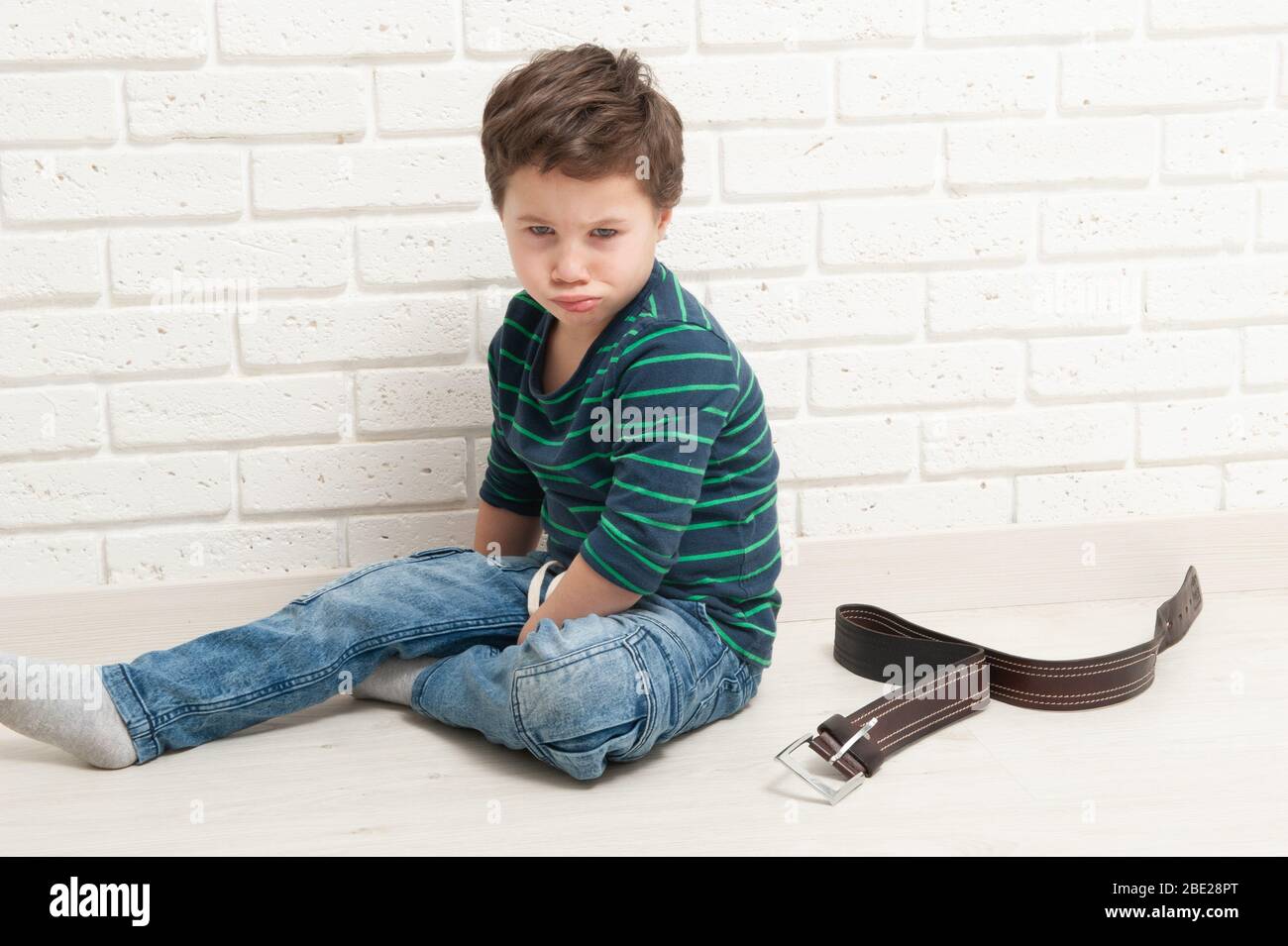 Beleidigtes gesicht -Fotos und -Bildmaterial in hoher Auflösung – Alamy